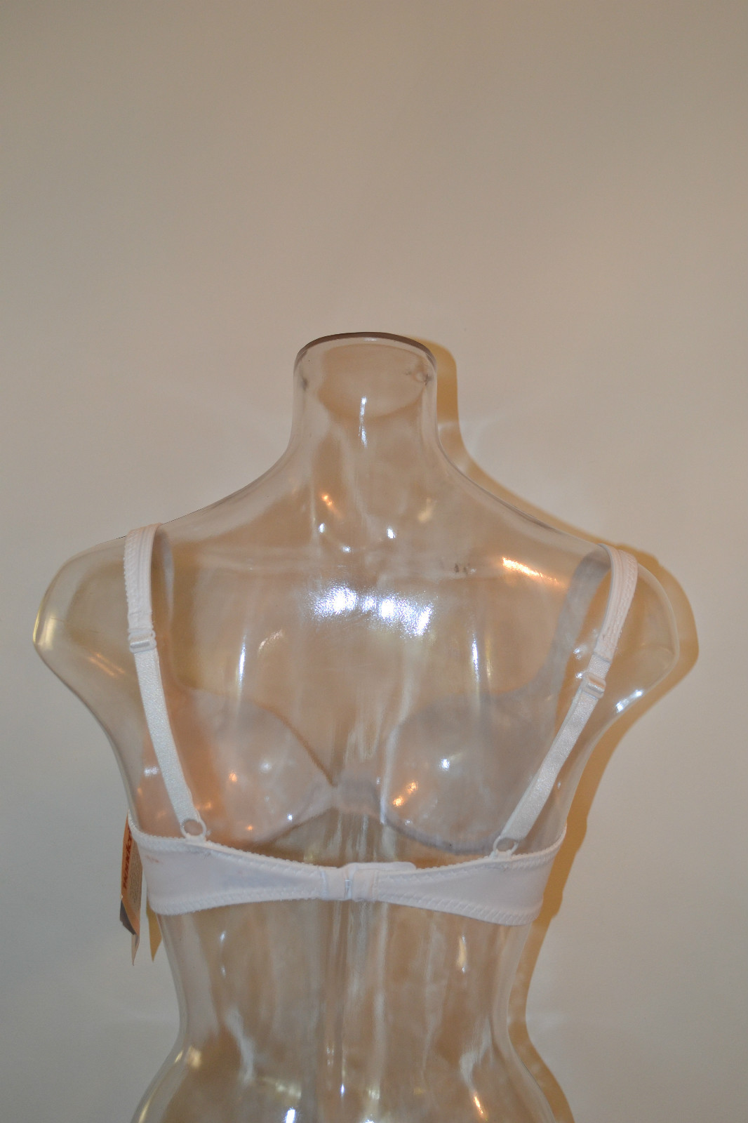 Wonderbra Push-Up Bra Vintage Lace with removable pads White Ivory BNWT ...