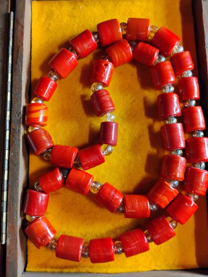 26" VTG Red Glazed Heavy Chunky Beaded Necklace W/ Small Clear Beaded ...