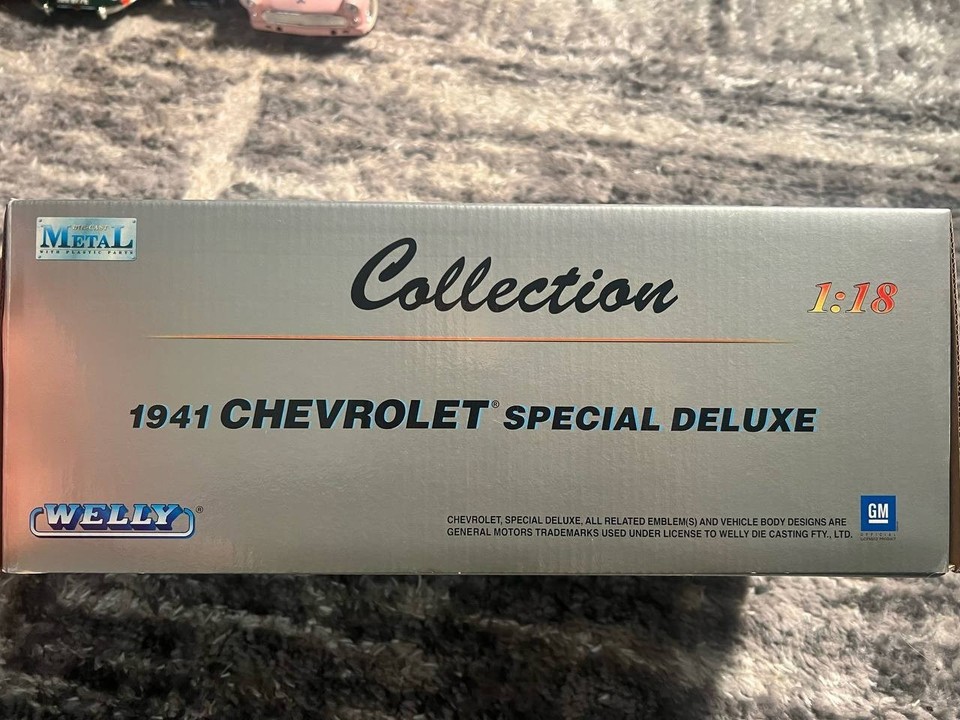 Welly Collection 1941 Chevrolet Special Deluxe 1:18 Scale Die-Cast ...