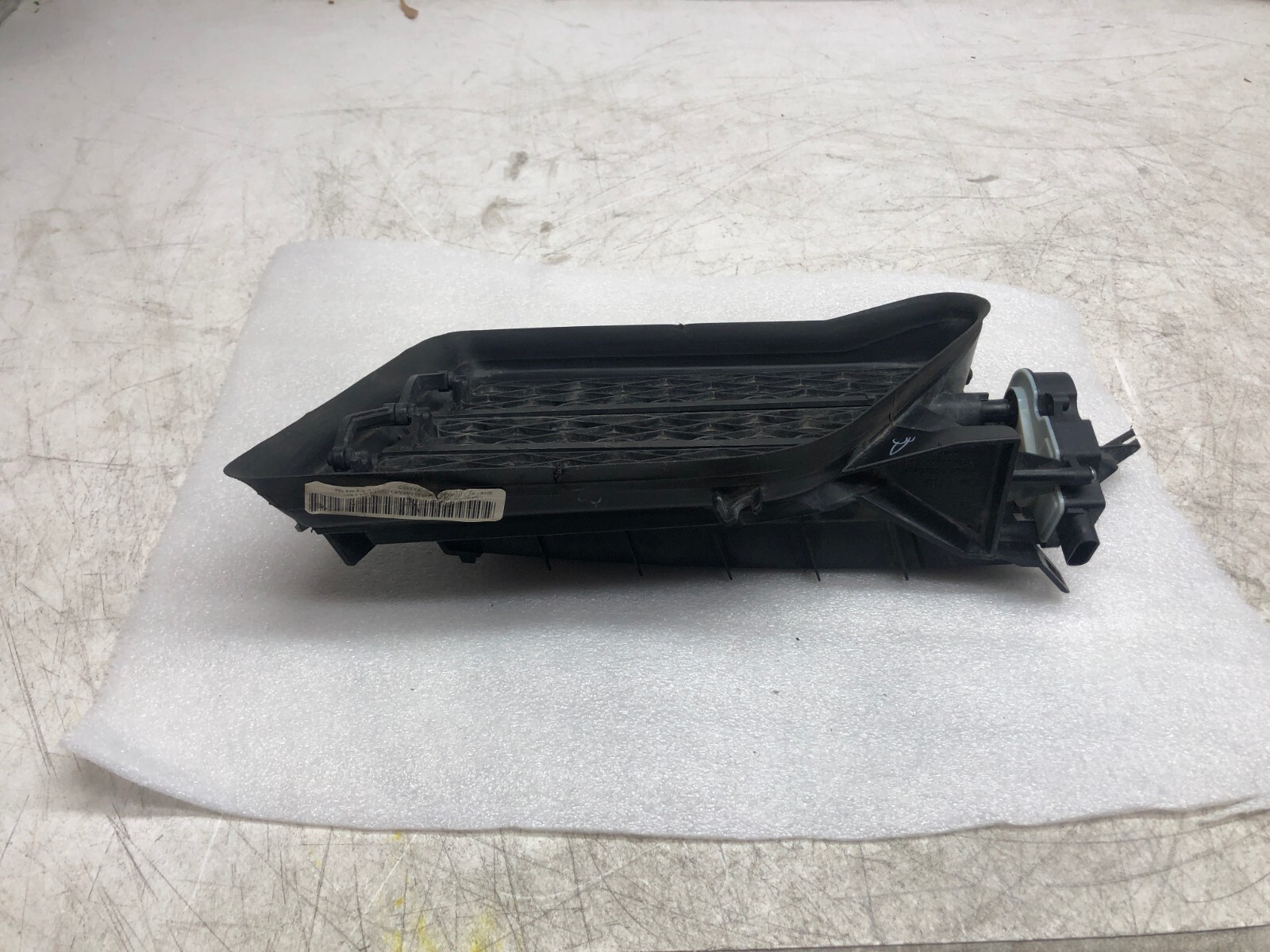 2016-2021 Tesla Model S OEM RH Active Louvre Air Shutter 1058007-00-J ...