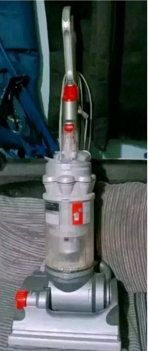 Dyson Dc14 Multifloor Upright vacuum cleaner 'random colour" | eBay UK