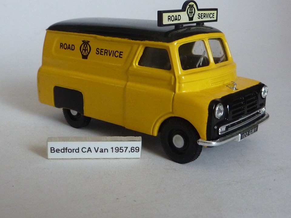 1:43 Scale Mint Bedford CA Van 1952-69 AA Road Service Corgi Classics ...
