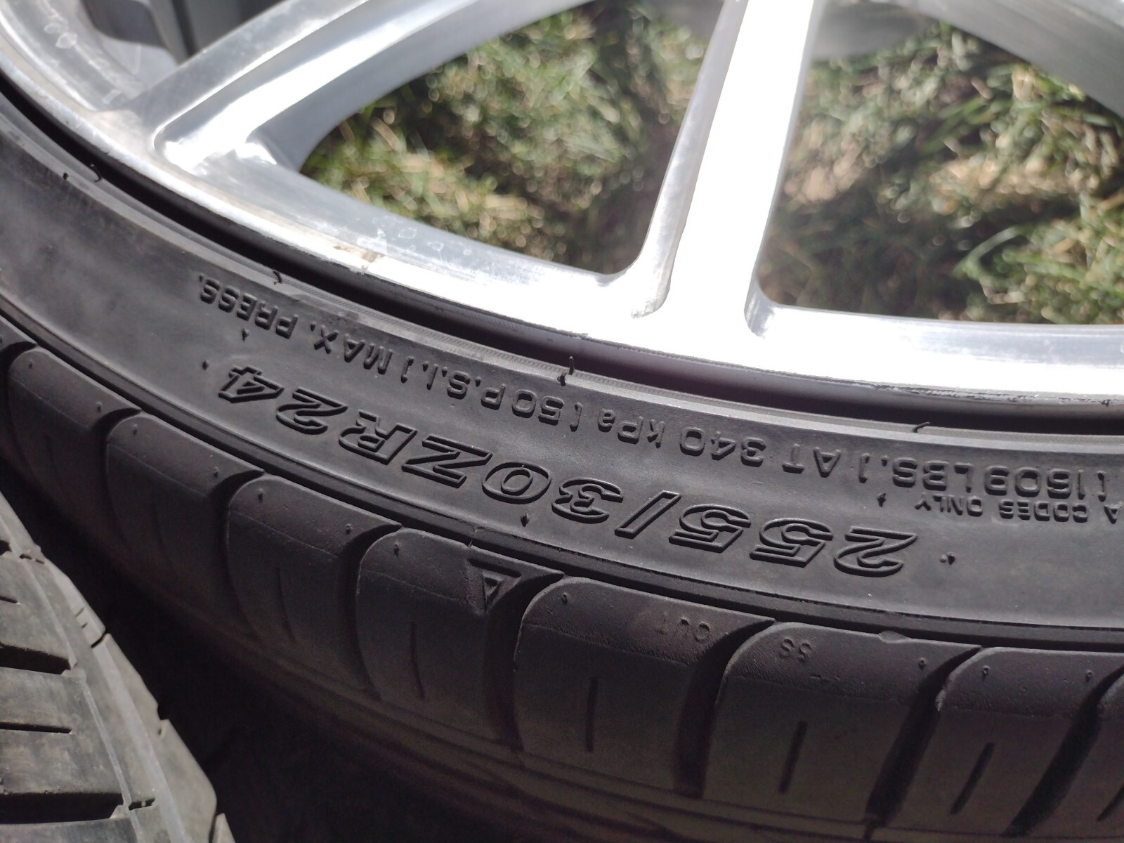 24" Staggered Rolls Royce (RR) Wraith Custom Forged Formula Wheels ...