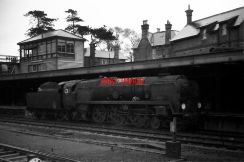 PHOTO SR MERCHANT NAVY LOCO NO 35029 AT BOURNEMOUTH IN 1965 (2) | eBay