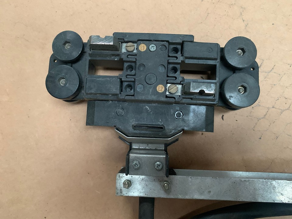 Vahle Bus Bar Collector Carriage SKNT 4/40 254851 600V 40A | eBay