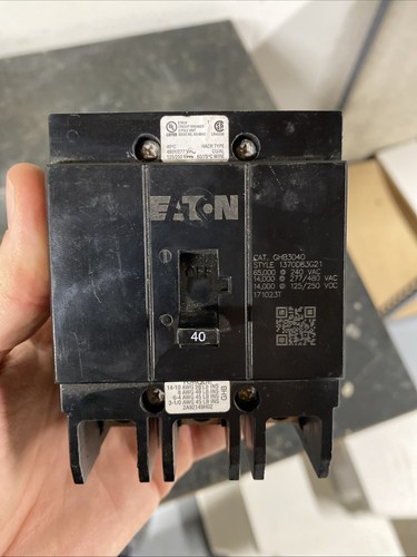 NEW Circuit Breaker Eaton GHB3040 40 Amp 3 Pole 277/480 Bolt On | eBay