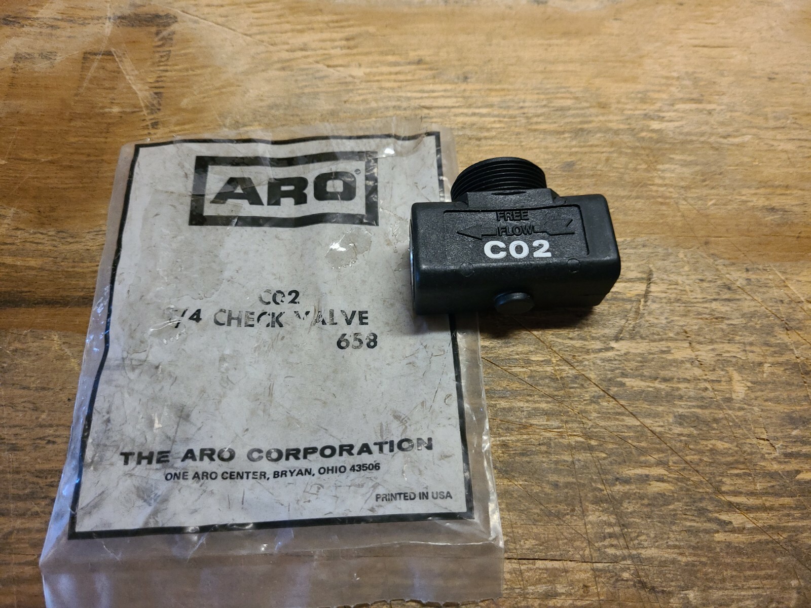 Aro C02..Check Valve ..1/4"...NOS...BAG OPENED FOR PHOTOS..GUARANTEED ...