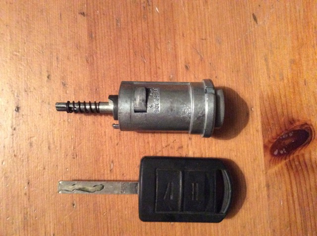 2004 Vauxhall CORSA C Ignition Barrel With Key 13168306 for sale online ...