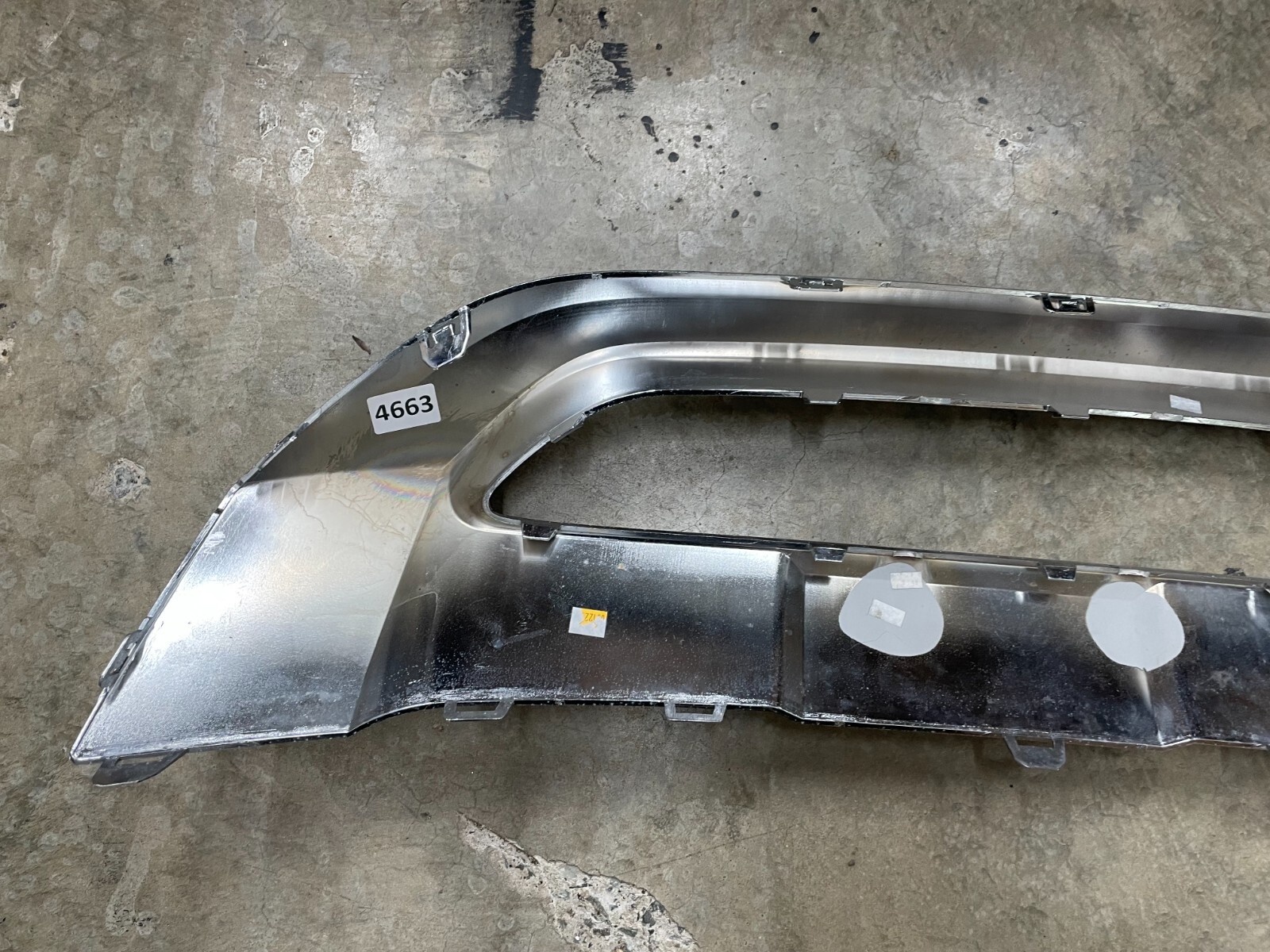 2016 - 2019 MERCEDES Gle350 Front Bumper Chrome Valance Trim OEM ...