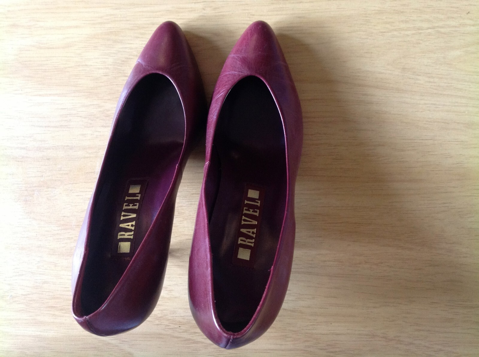 SALE! VINTAGE: stunning 1980s Ravel court shoes in burgundy leather ...