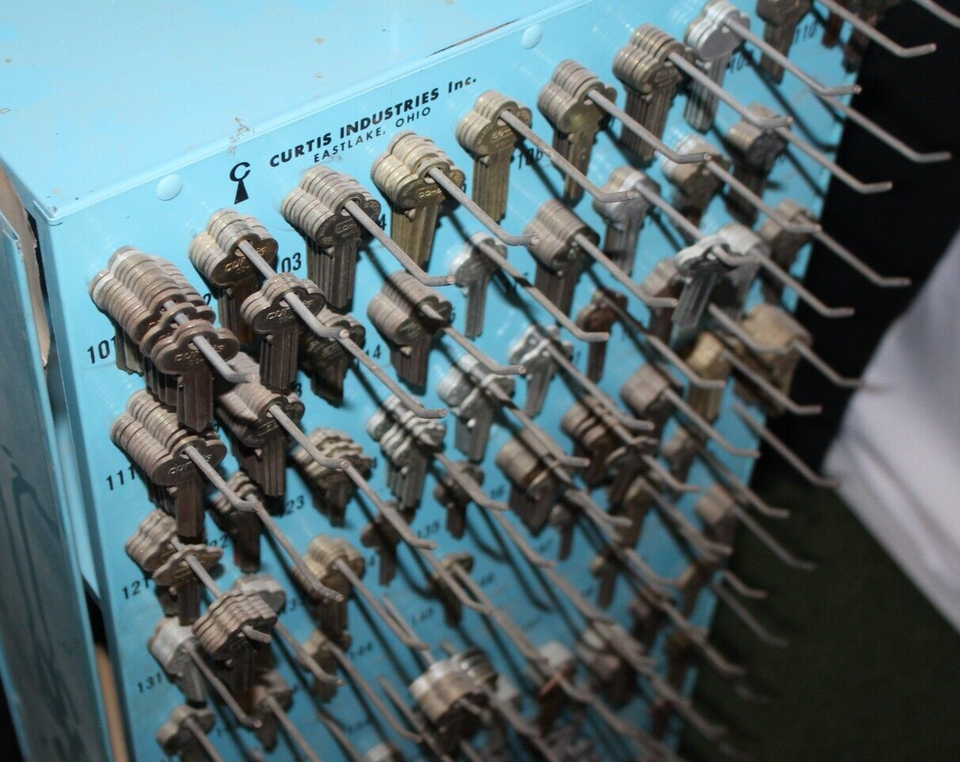 CURTIS Key Display Locksmith Rack Vintage (misc keys) | eBay