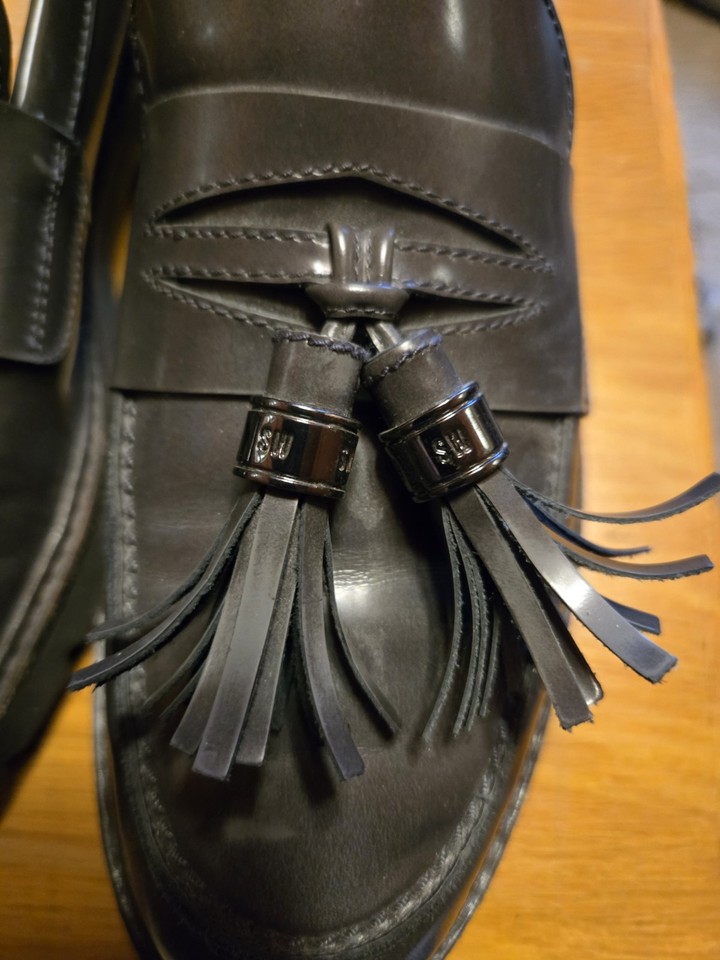 Stuart Weitzman Women's 8.5 M, Mila Lift tassel loafers metallic gray ...
