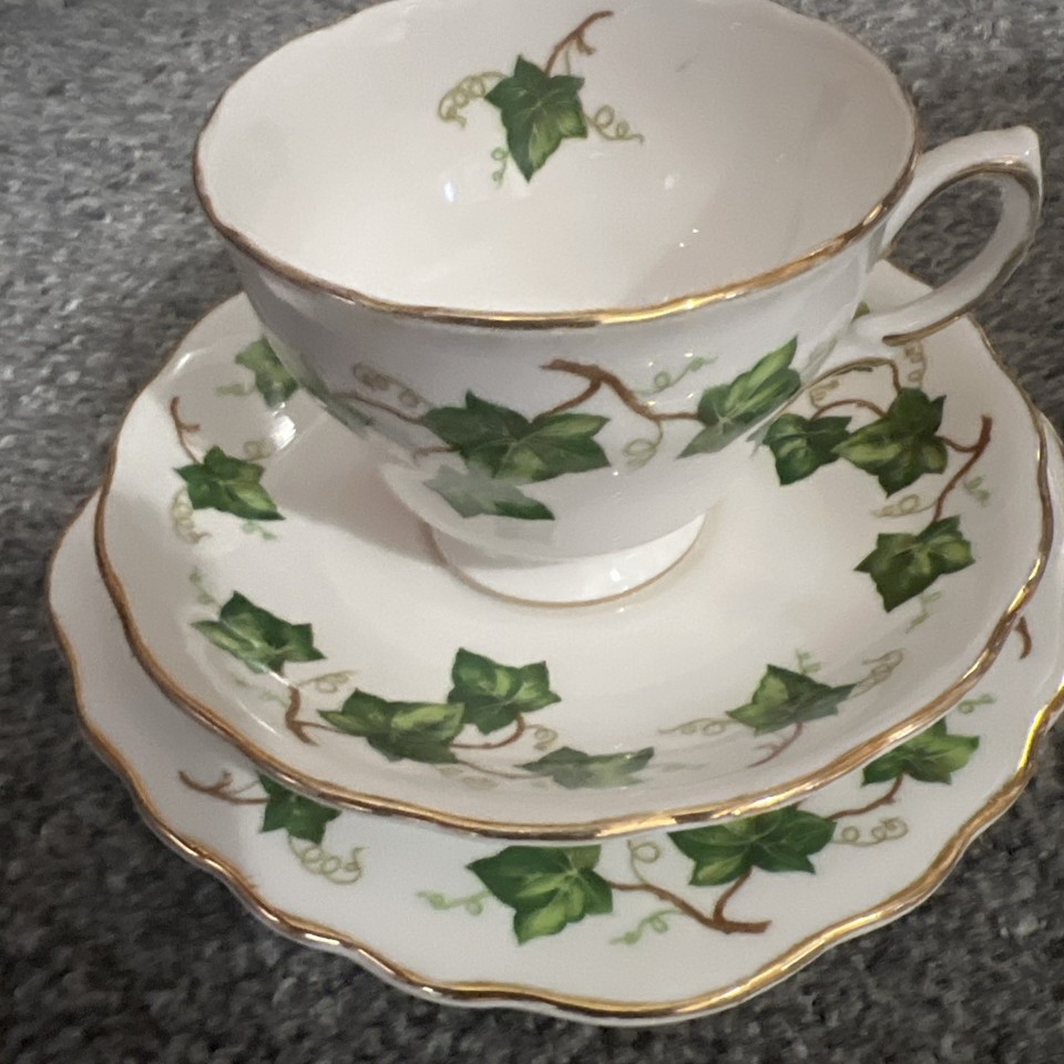 38) vintage "Colclough" bone China green ivy leaf trio tea cup set ...