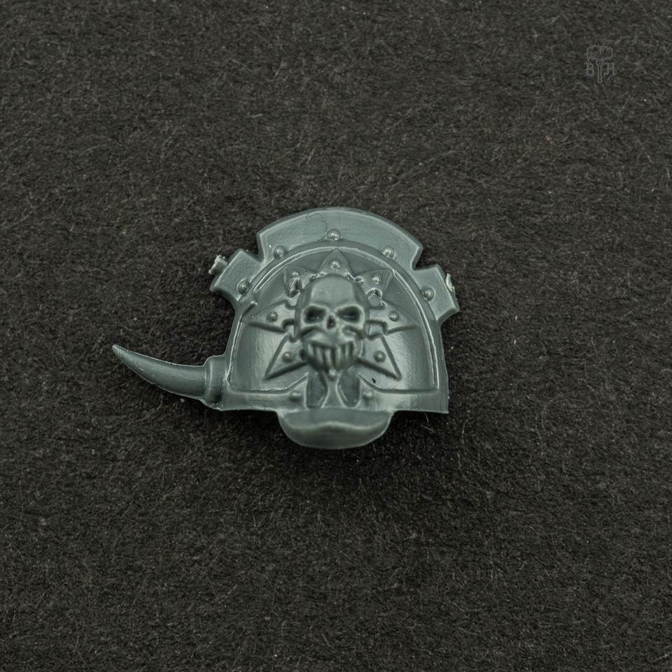 Warhammer 40K Chaos Lord & Sorcerer Lord in Terminator Armor BITS Games ...