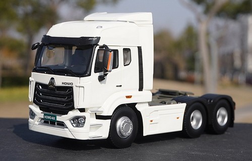 1/24 Scale SINOTRUK HOWO-NX Tractor White Diecast Model Collection Toy ...