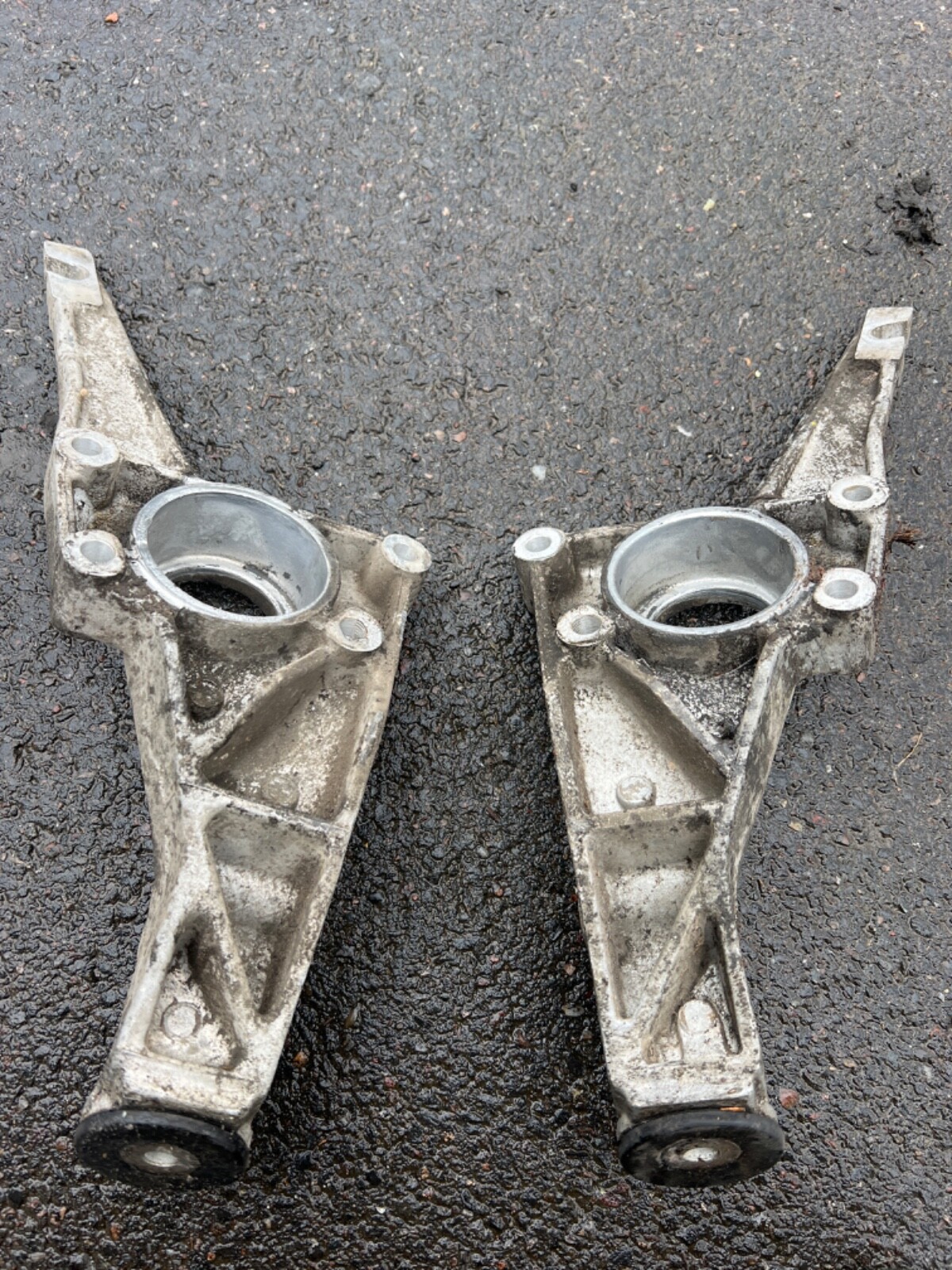 1985 PORSCHE 944 , REAR SUSPENSION TORSION TUBE MOUNT PAIR | eBay