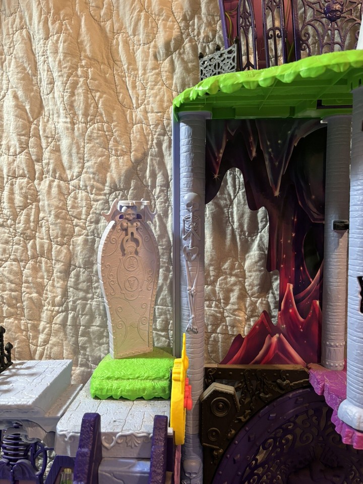 Monster High Freaky Fusion Catacombs Castle Doll House Playset With ...