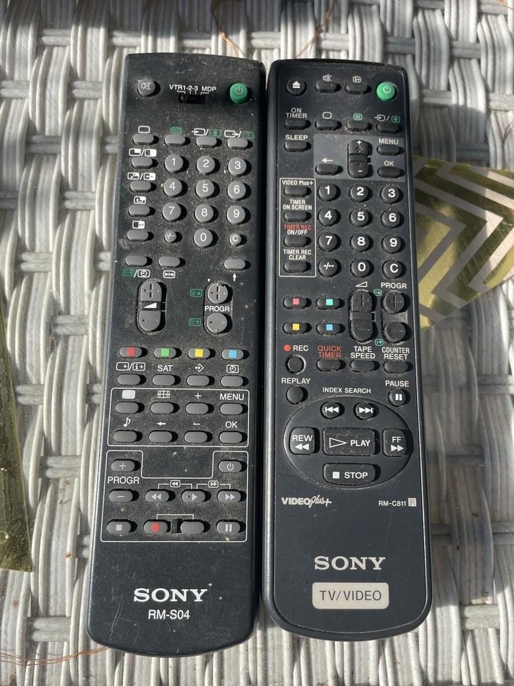 Sony Trinitron KV-21V6U 21" VHS Combi Retro Gaming RGB Colour CRT TV ...