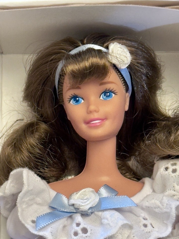 Barbie Little Debbie Series 2 II Doll NRFB and Box Of 3 Mini Debbie ...
