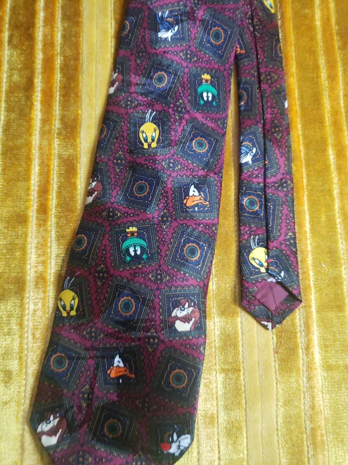 LOONEY TUNES MAROON MULTICOLOR CARTOON CHARACTERS POL… - Gem