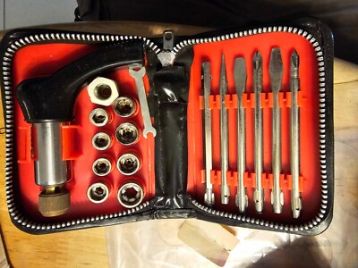 Vintage Pocket Tool Kit 15 Piece 1980s Ratcheting SAE 32nds Sockets ...