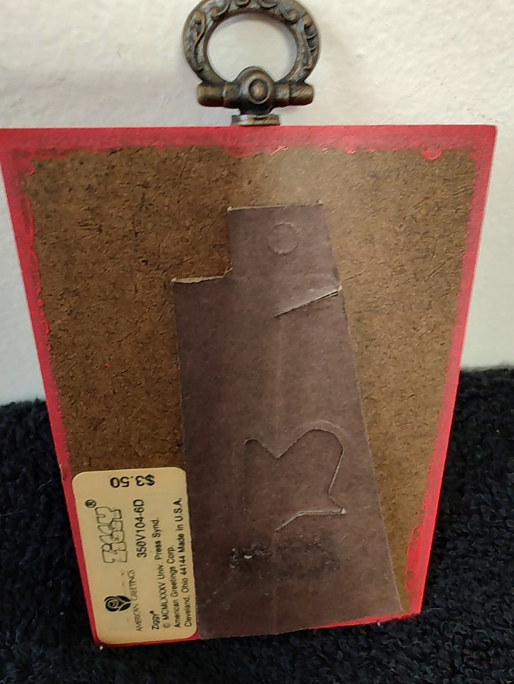 VTG American Greeting Ziggy wall plaque w/ tag on back "love is all ...