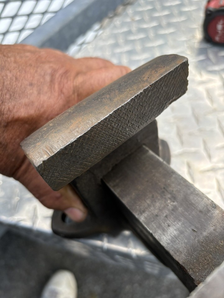 NICE Rare MONARCH #213 Lions Head Vise 3.5" Jaw Antique Fixed Base ...