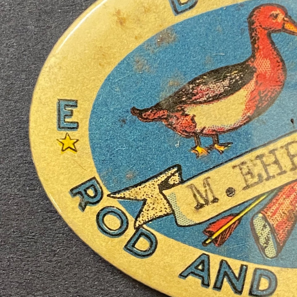 c1910-15 Celluloid Douglas Rod and Gun Club Hunting Pinback "M ...