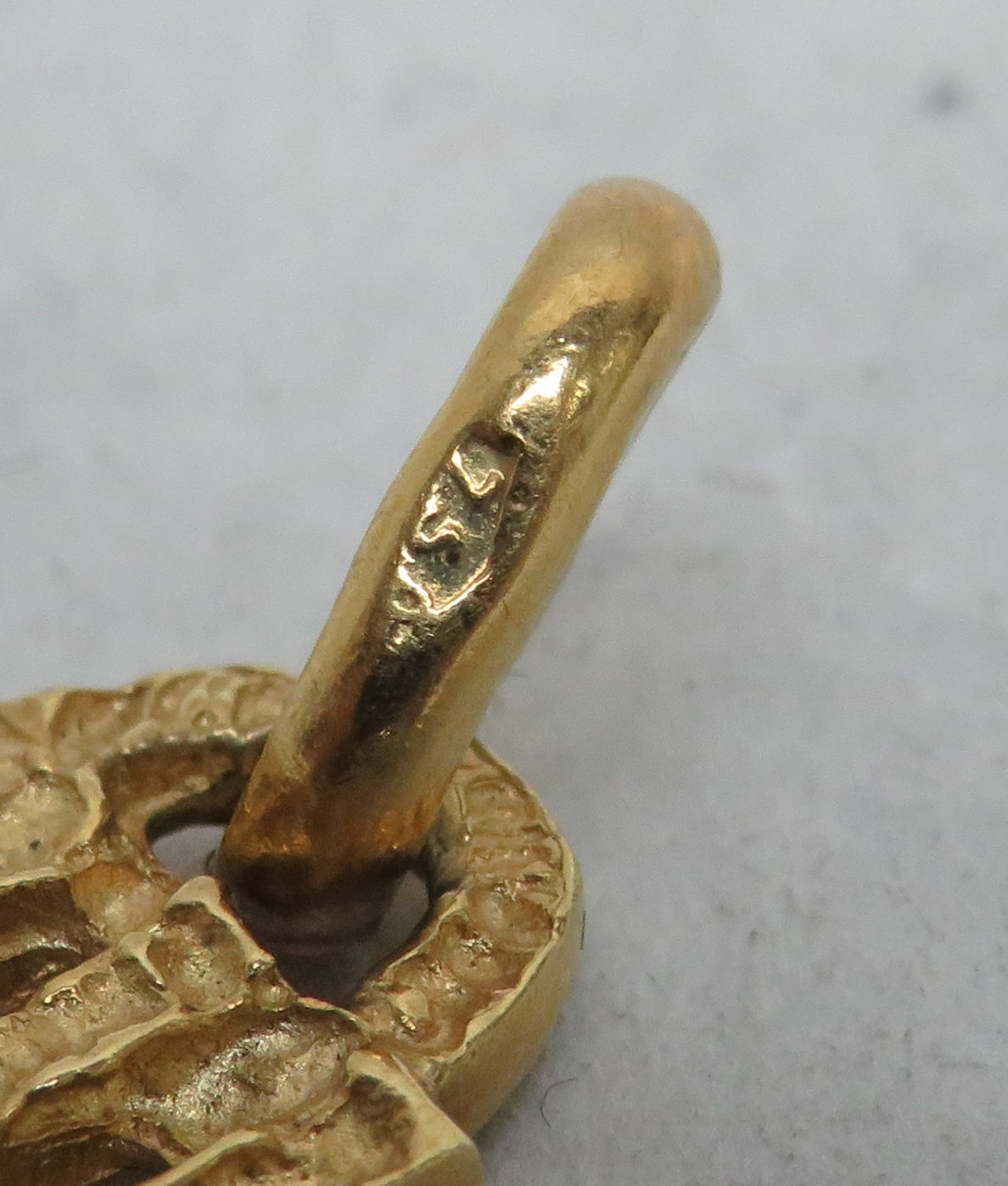 WONDERFUL 18K GOLD JESUS (IESUS NAZARENUS REX LUDAEOR… - Gem