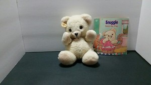Downey Fabric Softner Snuggles Bear. 1999 hand puppet with story book ...