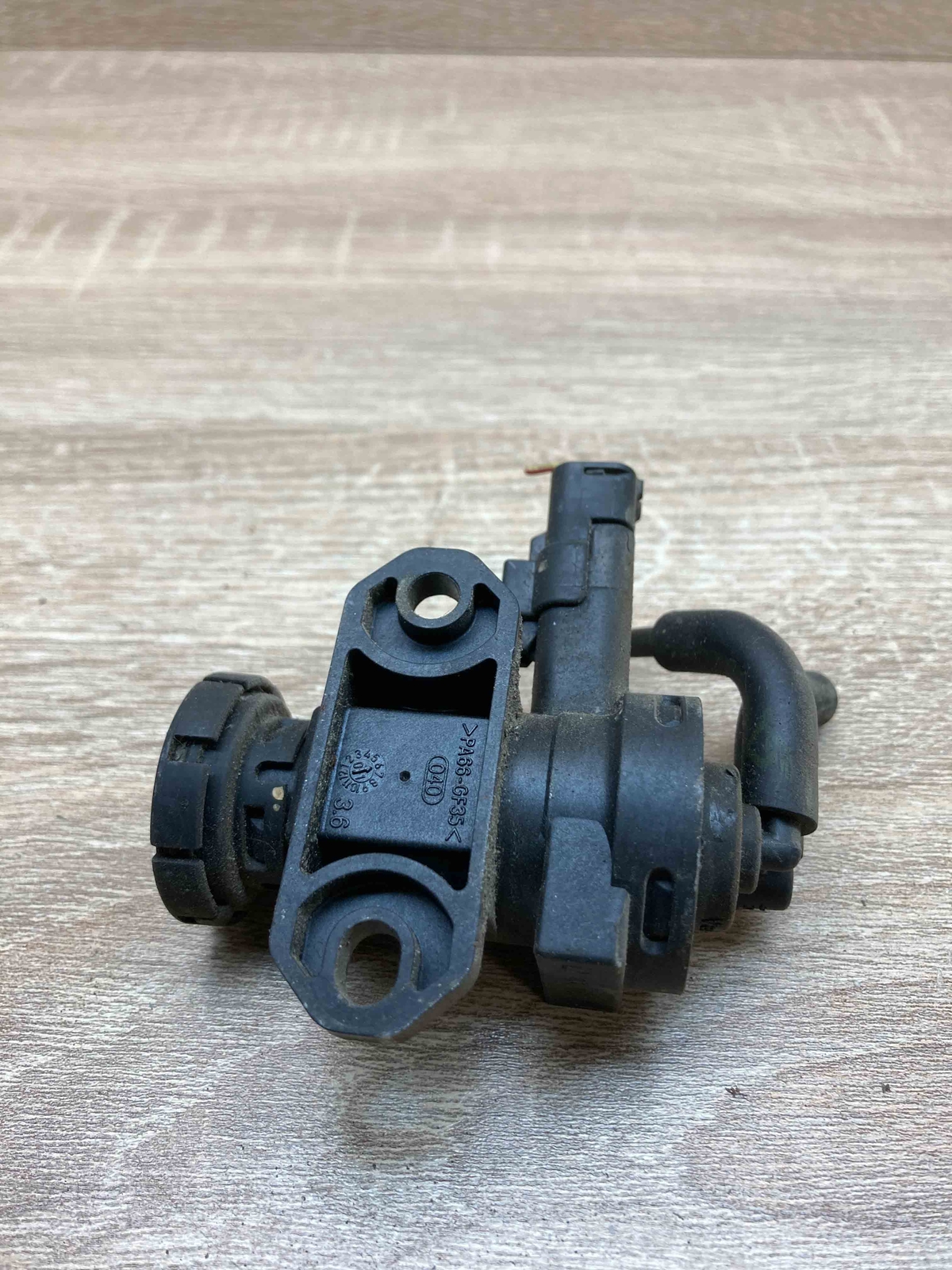 9635704380 0928400414 Citroen Vacuum pump Solenoid Control Valve Bosch ...