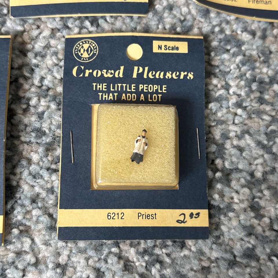 NIP Vintage Crowd Pleasers HO Scale Figure Lot Fireman, Track Worker ...