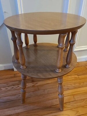 Vintage Solid Wood End Table Round Two Tier 17" Maple Laminate Top (d3 ...