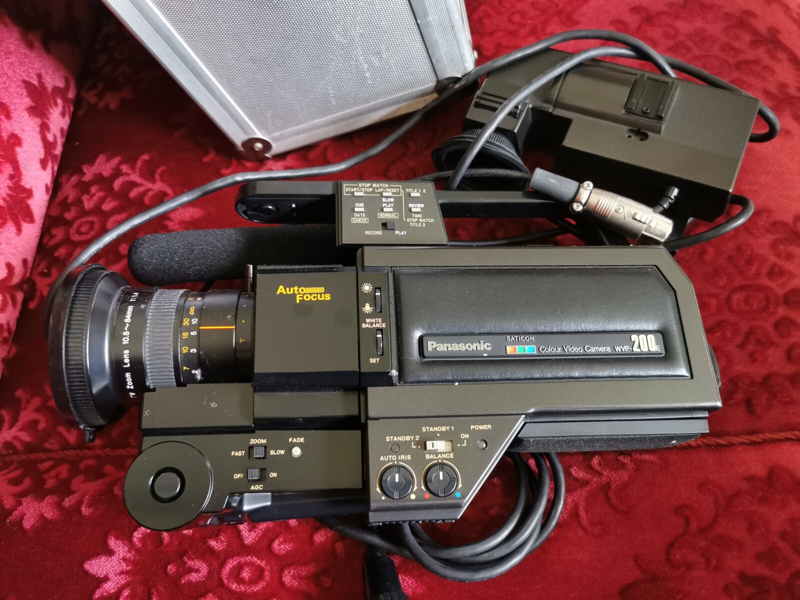 PANASONIC COLOUR VIDEO CAMERA WV-200E MIT KOFFER SAMMLER RARITÄT SELTEN ...