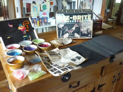 VINTAGE ORIGINAL LITE BRITE WORKS GREAT MANY SHEETS LOTS PEGS ORIGINAL ...