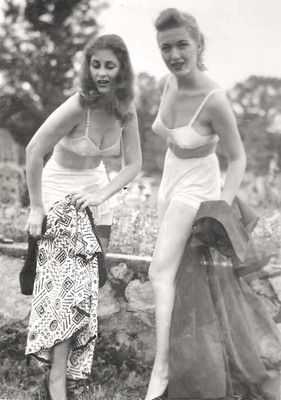 BRAS! SEXY UNDERWEAR! VIXENS! 2 RACY GIRLS! Old 1950 RISQUE PHOTO Pin-Up Models | eBay