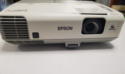 Epson PowerLite 905 - 3,000 Lumens XGA 3LCD HDMI Projector 584 Lamp ...