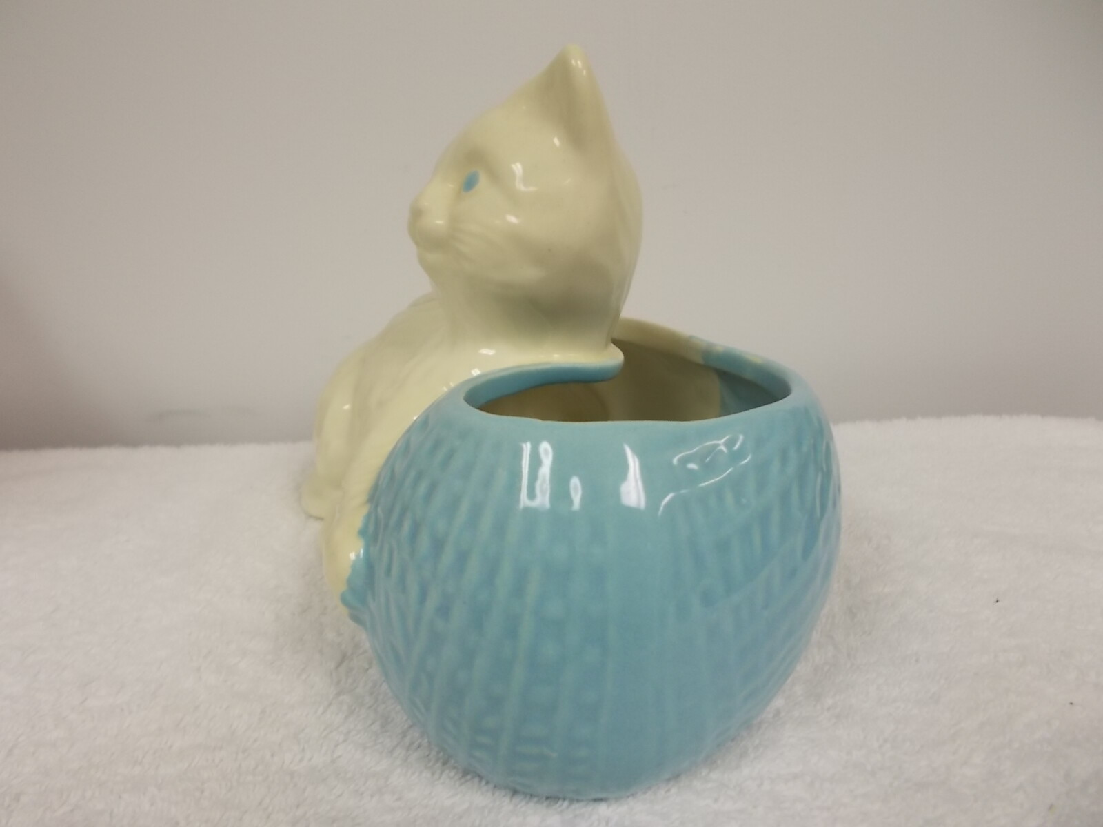 Vintage Haeger Pottery Cat Kitten Ball of Yarn Ceramic Flower Pot ...