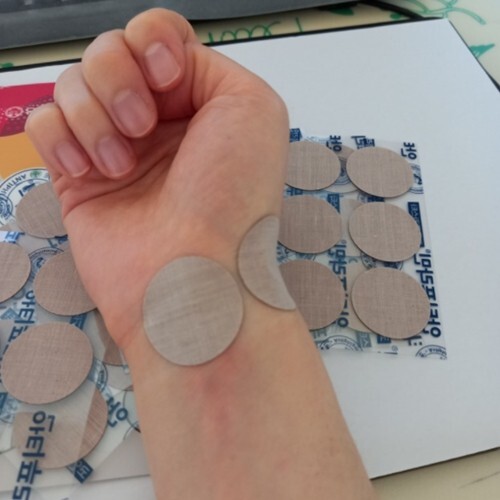 Health Patches 84 sheets Round Patches Wrist Arm Knee Ankle Sole of ...