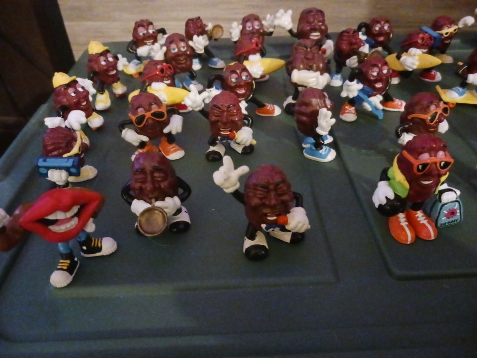 Vintage California Raisins Figures Lot Of 35 + 3 keychain | eBay