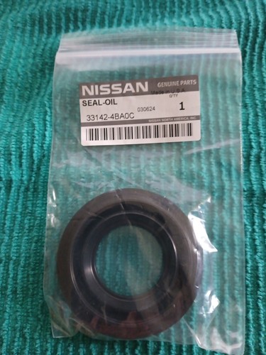 331424BA0C Genuine Nissan Seal Oil Drive 33142-4ba0c for sale online | eBay