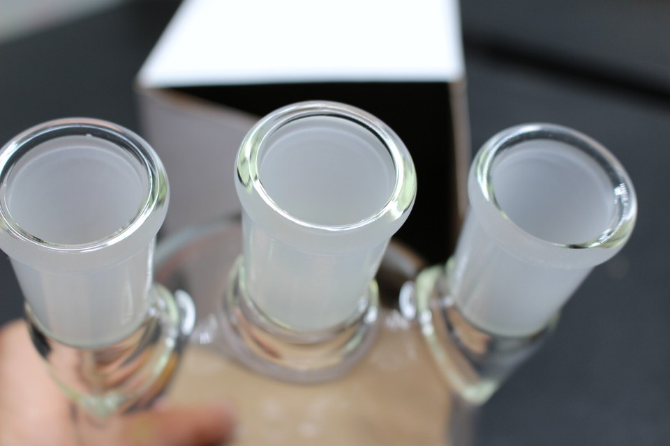 NEW 500 mL 3 Neck Round Bottom Flask Chemglass 24/40 Heavy Wall CG-1522 ...