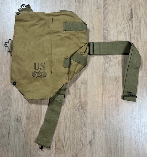 Vintage WW2 era US Army Service Gas Mask Bag Pouch M2A1 M2A2 w/ Straps ...