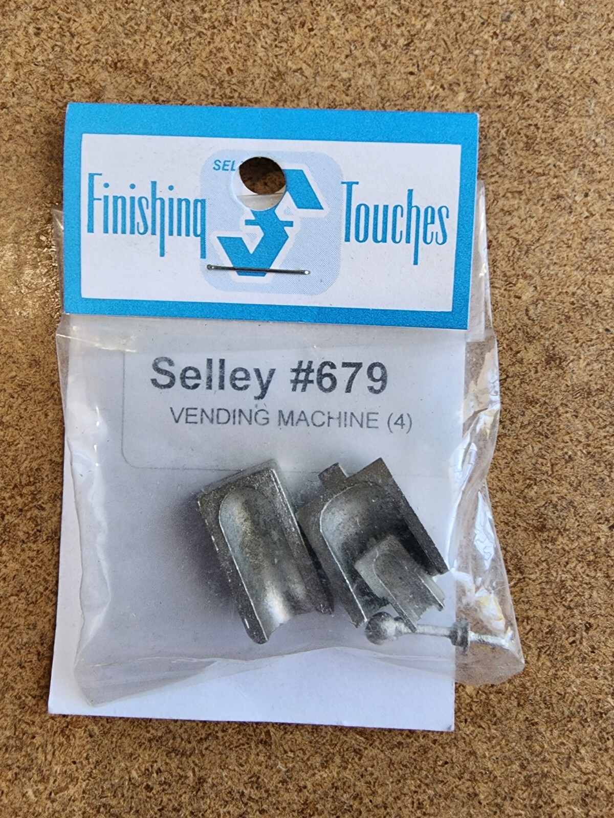 Finishing Touches HO Selley Vending Machines #679 | eBay