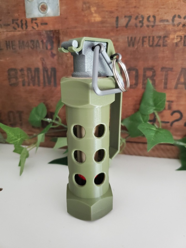 FAKE M84 Stun Flashbang Concussion Grenade - Accurate Size Plastic ...