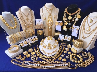 Vintage-Now Bold Gold Tone & Pearl Jewelry Lot GIVENCHY BEN AMUN ANNE ...