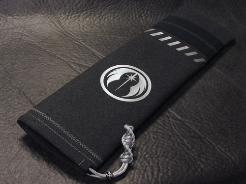 CUSTOM SABER BAGS PROTECT LIGHTSABER FROM DAMAGE, SILVER / BLACK ...