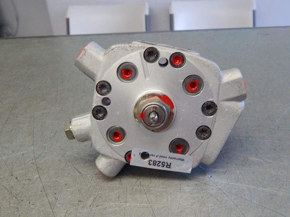 190E 230GE 2.3L Fuel Distributor 0438101026 / 0000742013 ...
