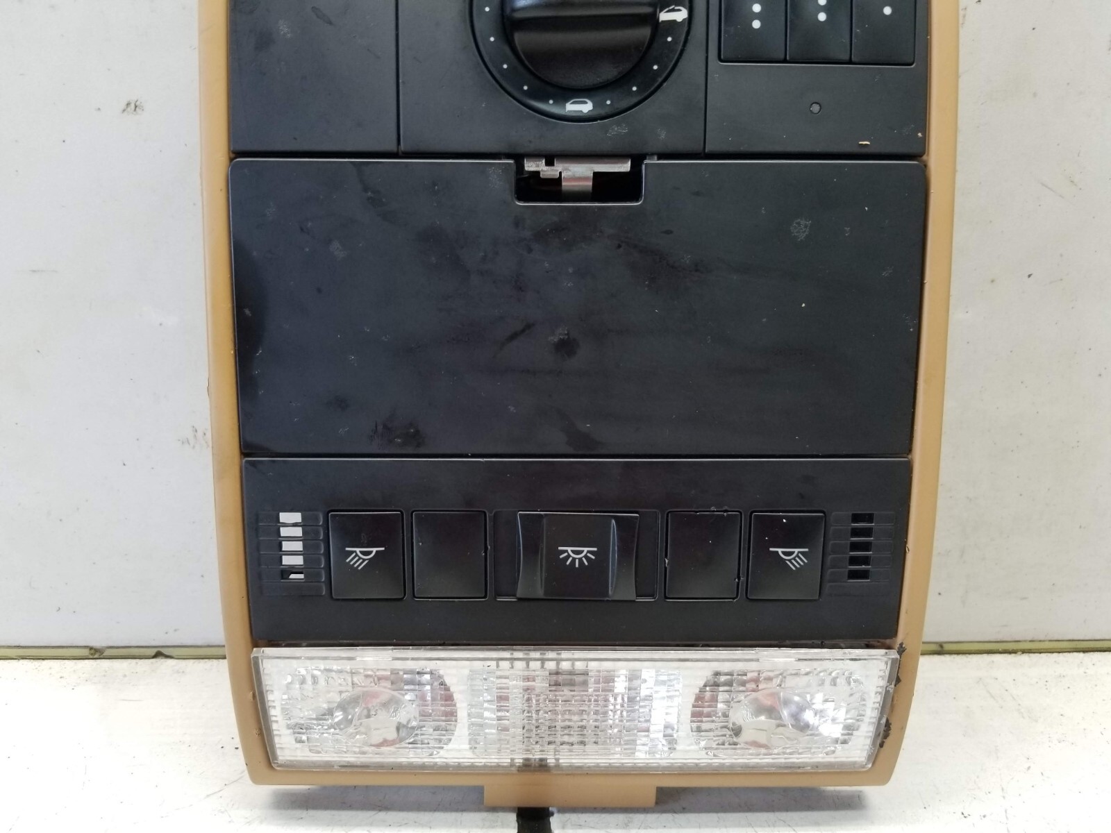 2008 Porsche Cayenne Overhead Console W/ Sunroof | Missing Sunglass Release