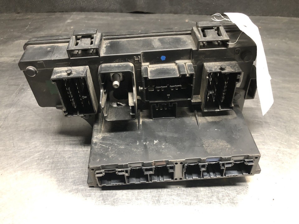 2011-2014 Jeep Patriot Compass Body Control Module TIPC Fuse Box Relay ...